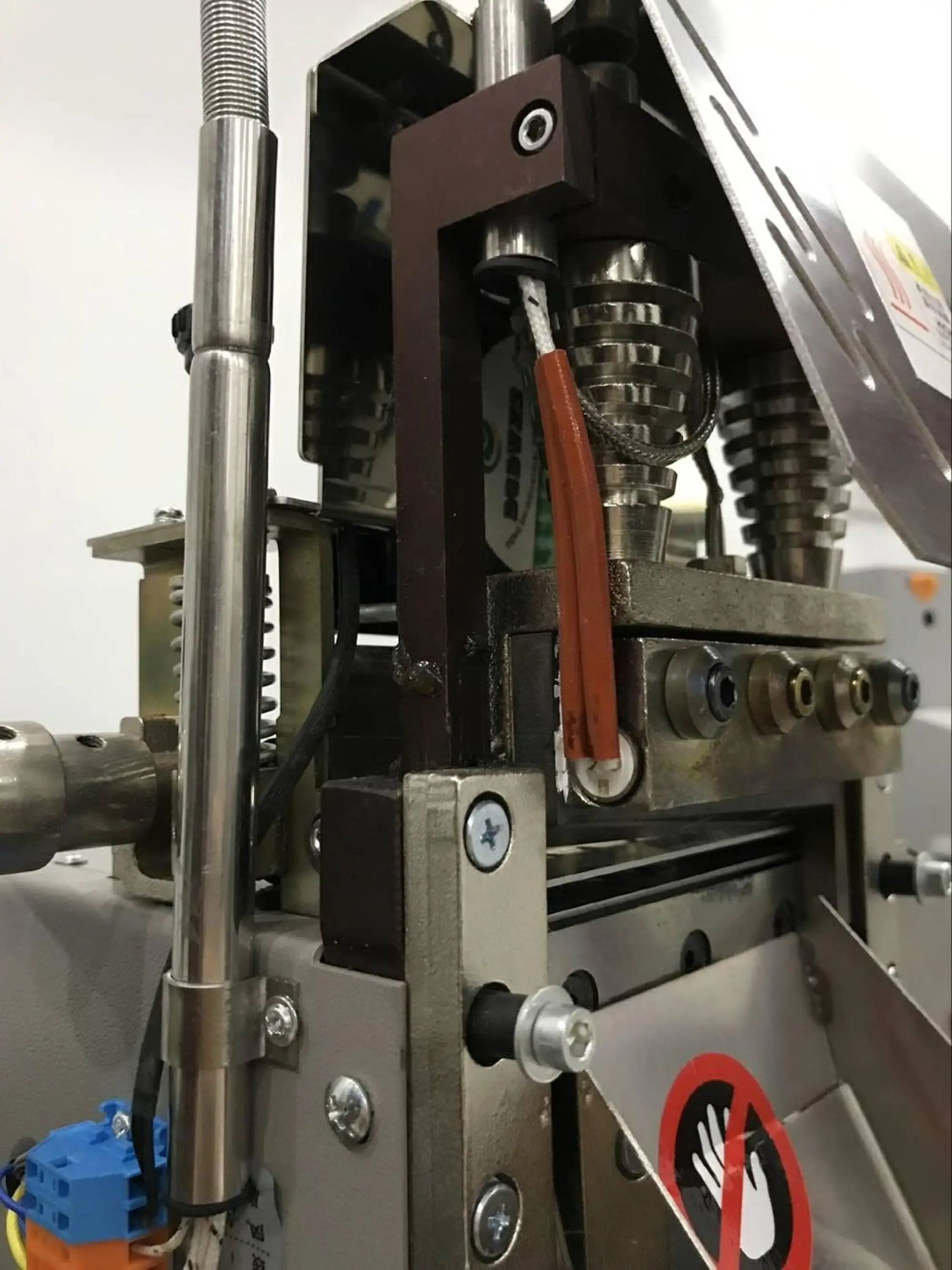 Automatic Leather Belt Cutting Machine/strap Cutting Machine - Buy ...