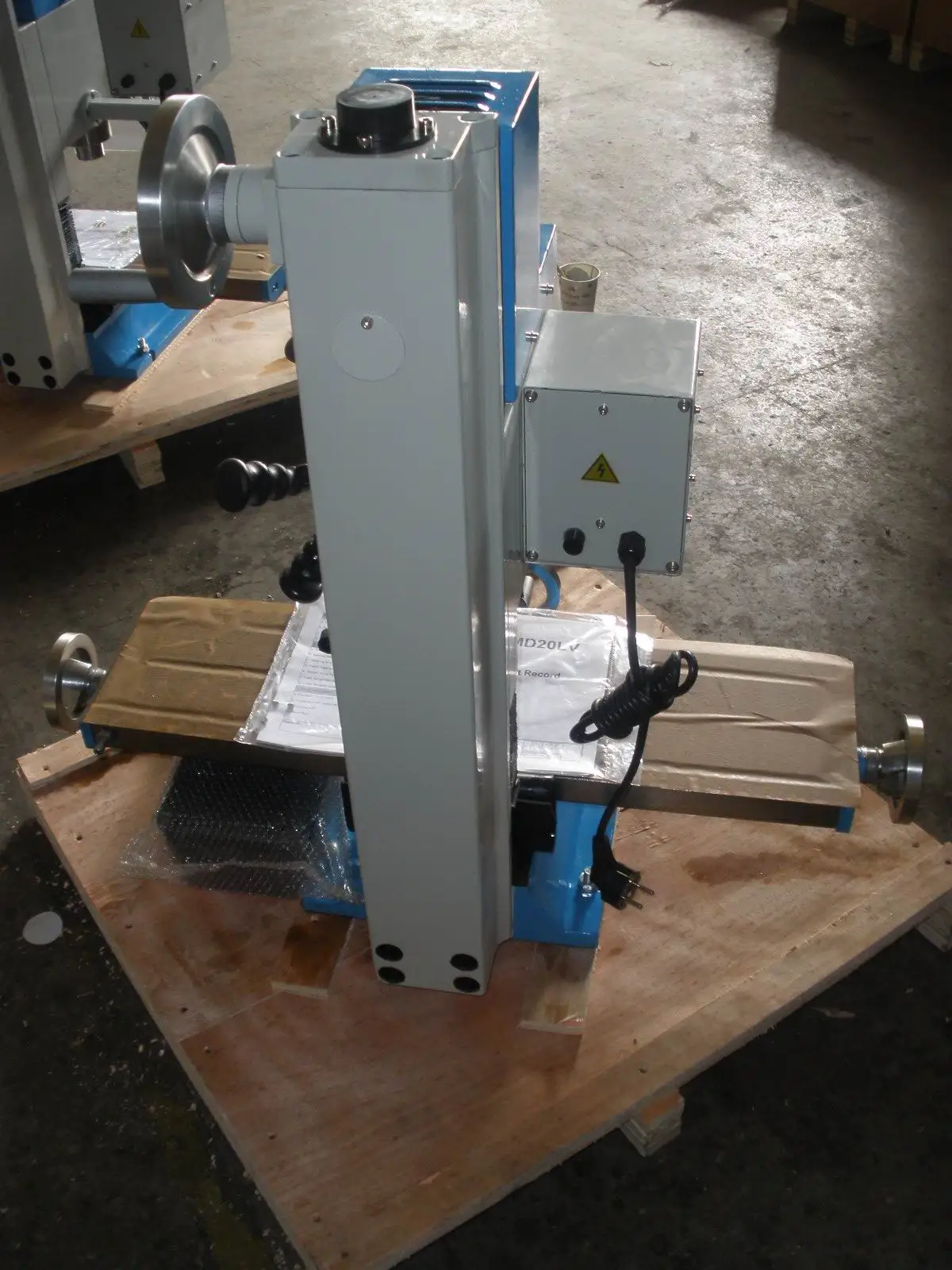 Brushless Motor 500w Mini Milling Machine For Metal Wmd16vls - Buy 500w ...