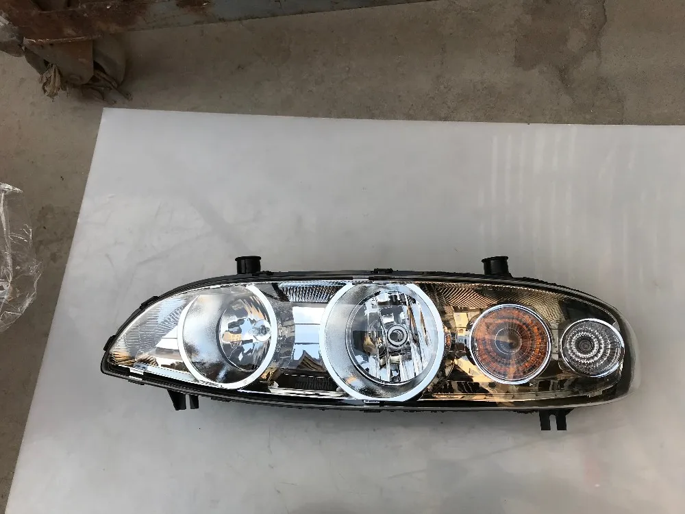 Bus Spare Parts Auto LED Headlight Marcopolo G6 Headlamp HC-B-1382 ...