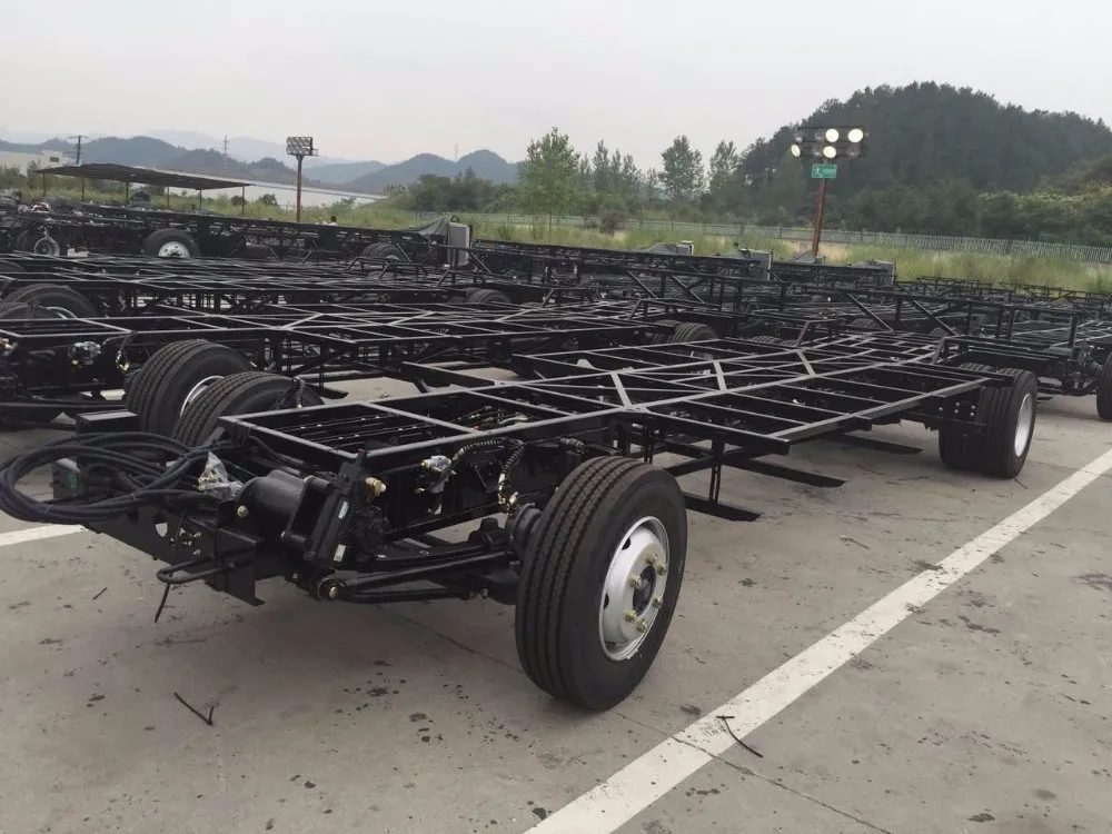 Dongfeng 8m Diesel Cummins Engine Passenger Bus Frame Chassis - Buy Bus ...