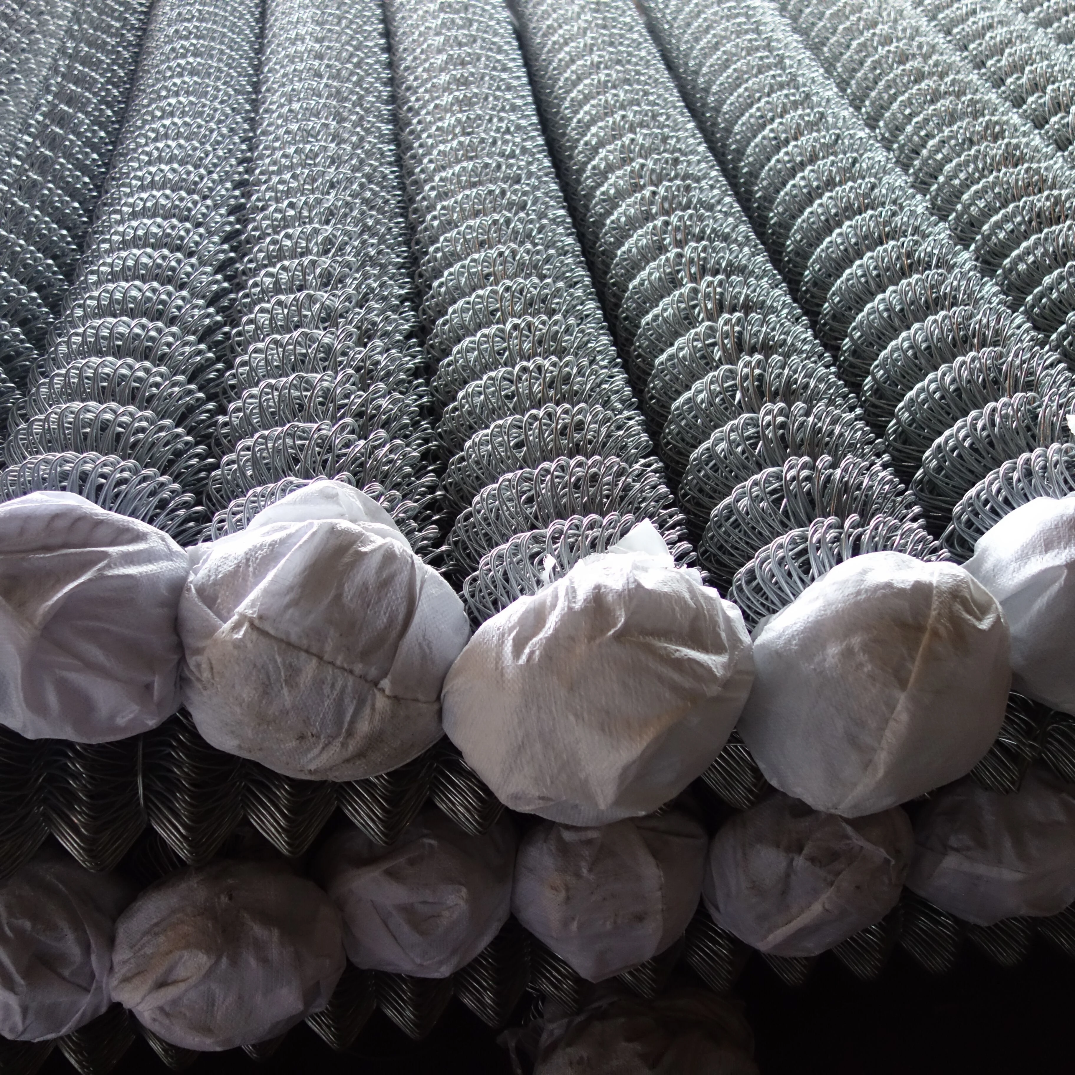 Pvc Residential Chain Link Fence / Chain Link Wire Mesh / Pvc Coated ...