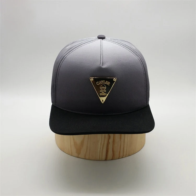 Custom 5 Panel Gradual Change Metal Logo Gold Plate Design Snapback ...