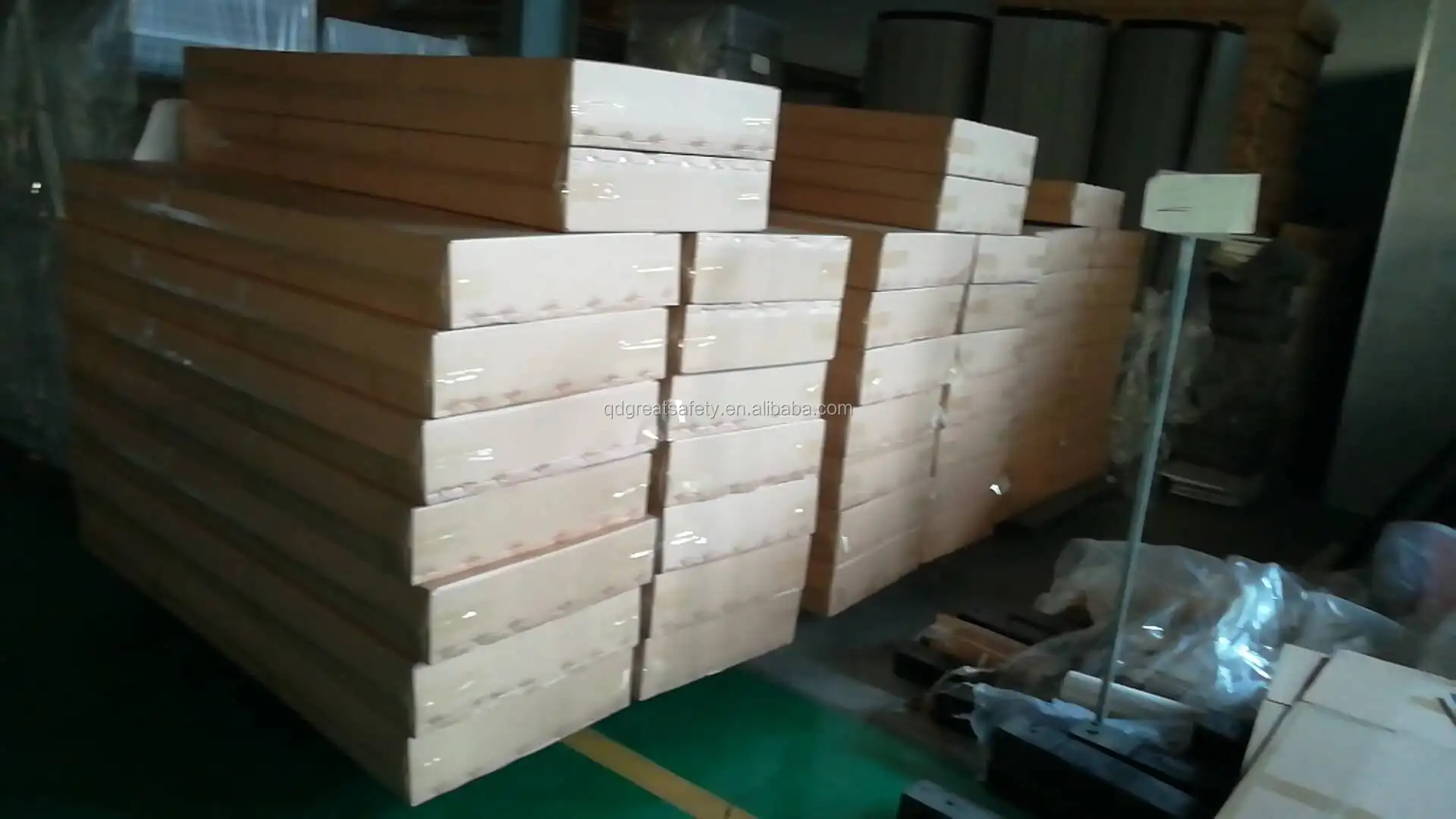 Wholesale Heavy Duty Sponge with Vinyl Customized Crash Pole Padding