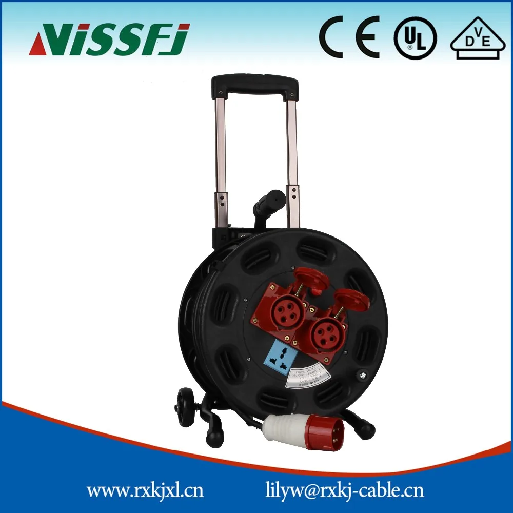 Industrial Plug 220V Cable Reel - Reliable Power Solutions