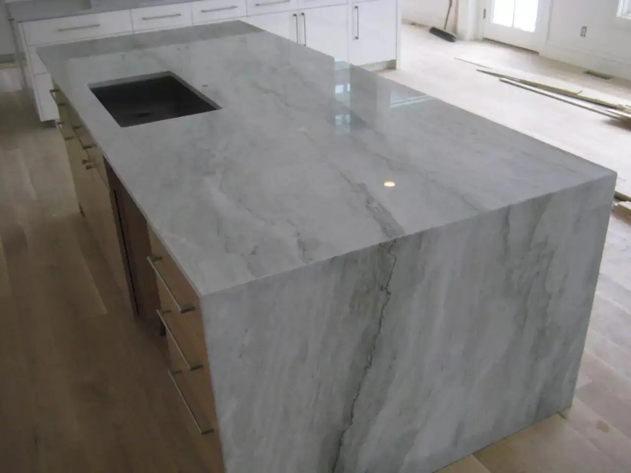 Ocean Pearl Quartzite Slabs - Elegant White Countertops