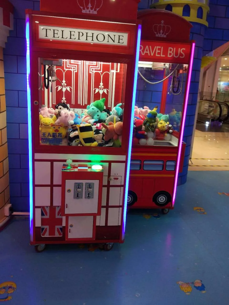 Little Train With 4 Pcs High Quality Claw Crane Machine Classical Style ...