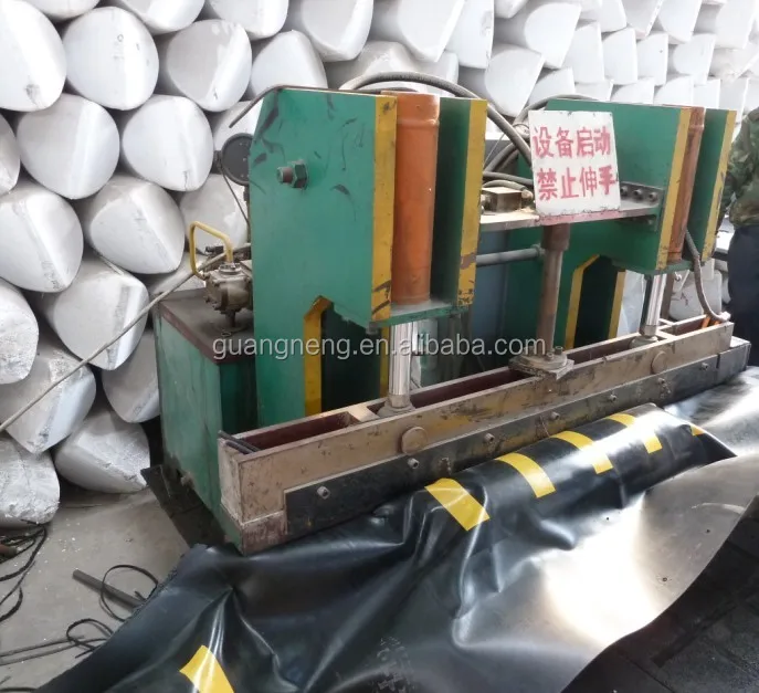 ASTM Connector Rubber Oil Spill Containment Boom / Solid Floating Oil ...