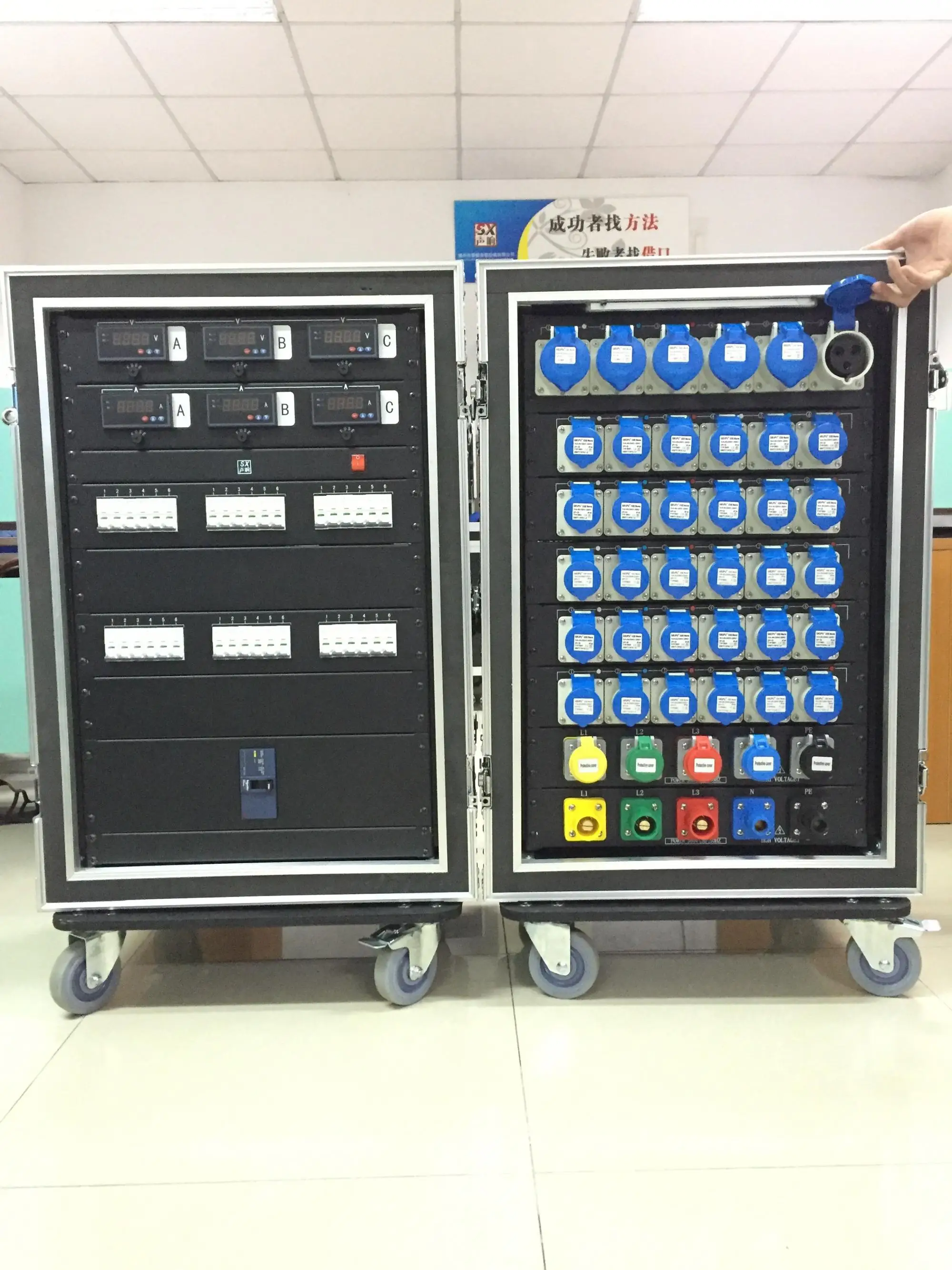 3 Tres Fase De Montaje En Rack De Energía Eléctrica De Distribución ...