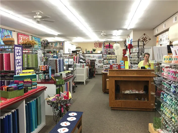 Custom Design Factory Manufacturer Fabric Store Display Stand Metal ...