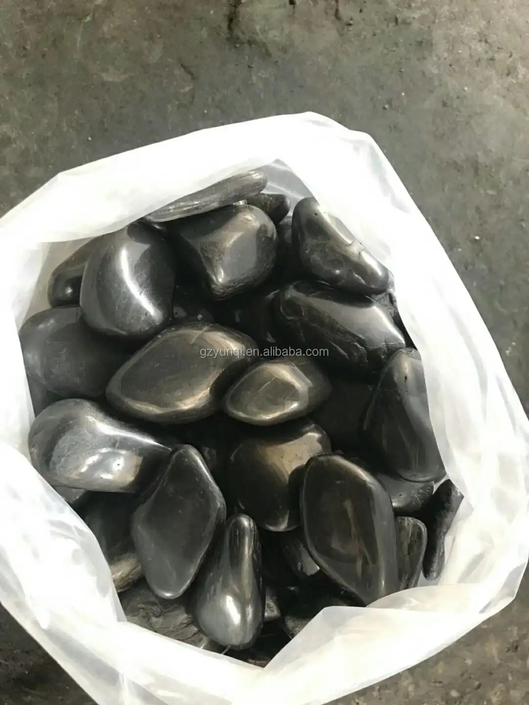 Garden Landscaping Polished Pebbles - White Marble Gravel