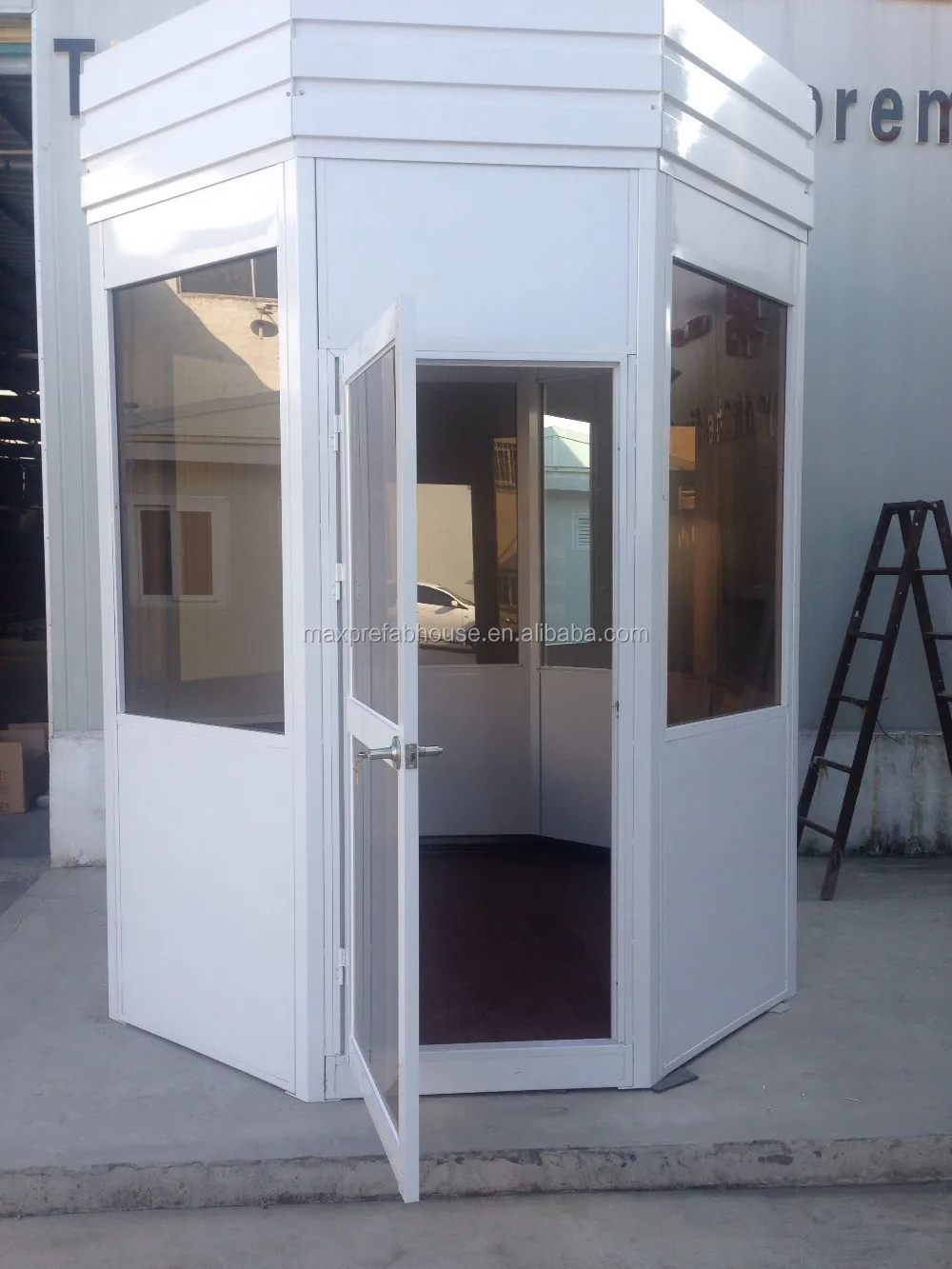 G8 Octagonal Pavilion House - Secure Guard Booth for Dubai