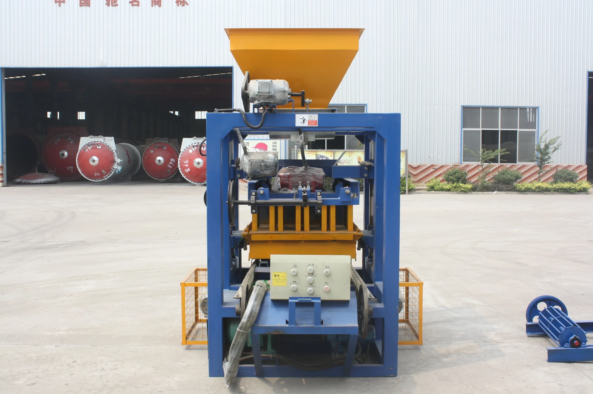 QT4-23A Semi Automatic Block Molding Machine - Efficient Brick Production