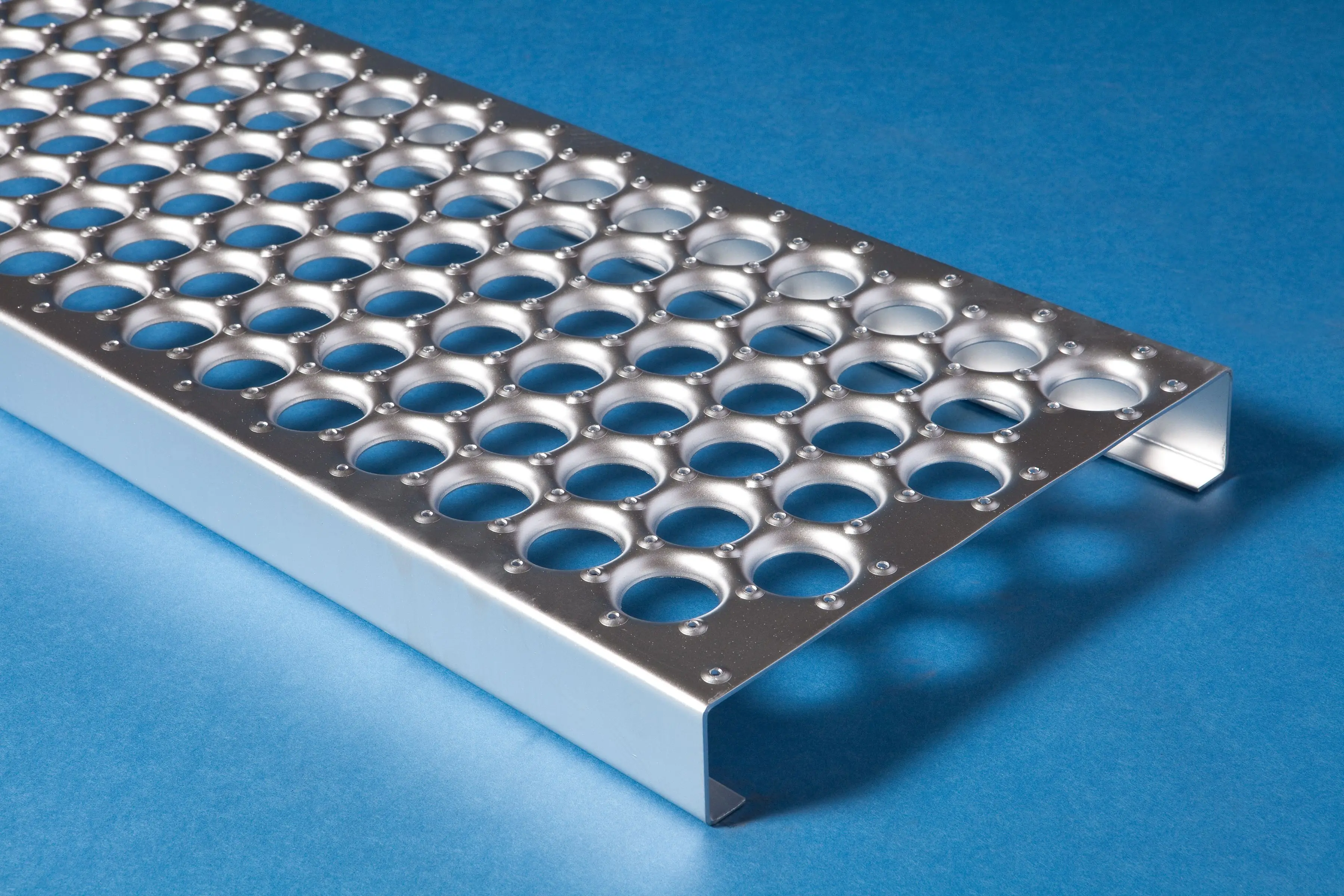 Aluminum Anti Skid Perforated Metal Stair Treads Grating