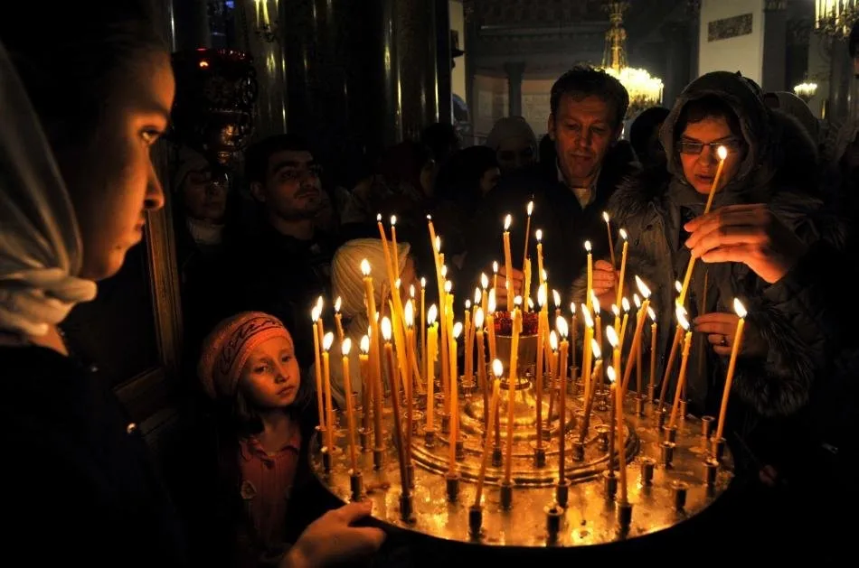 Wholesale Russian Orthodox Candles - Beeswax & Custom Logo