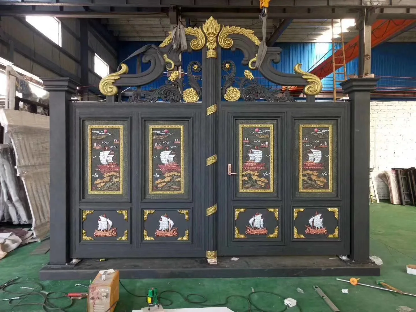 Eco-Friendly Aluminum Sliding Gate for Garden & Farm - Customized