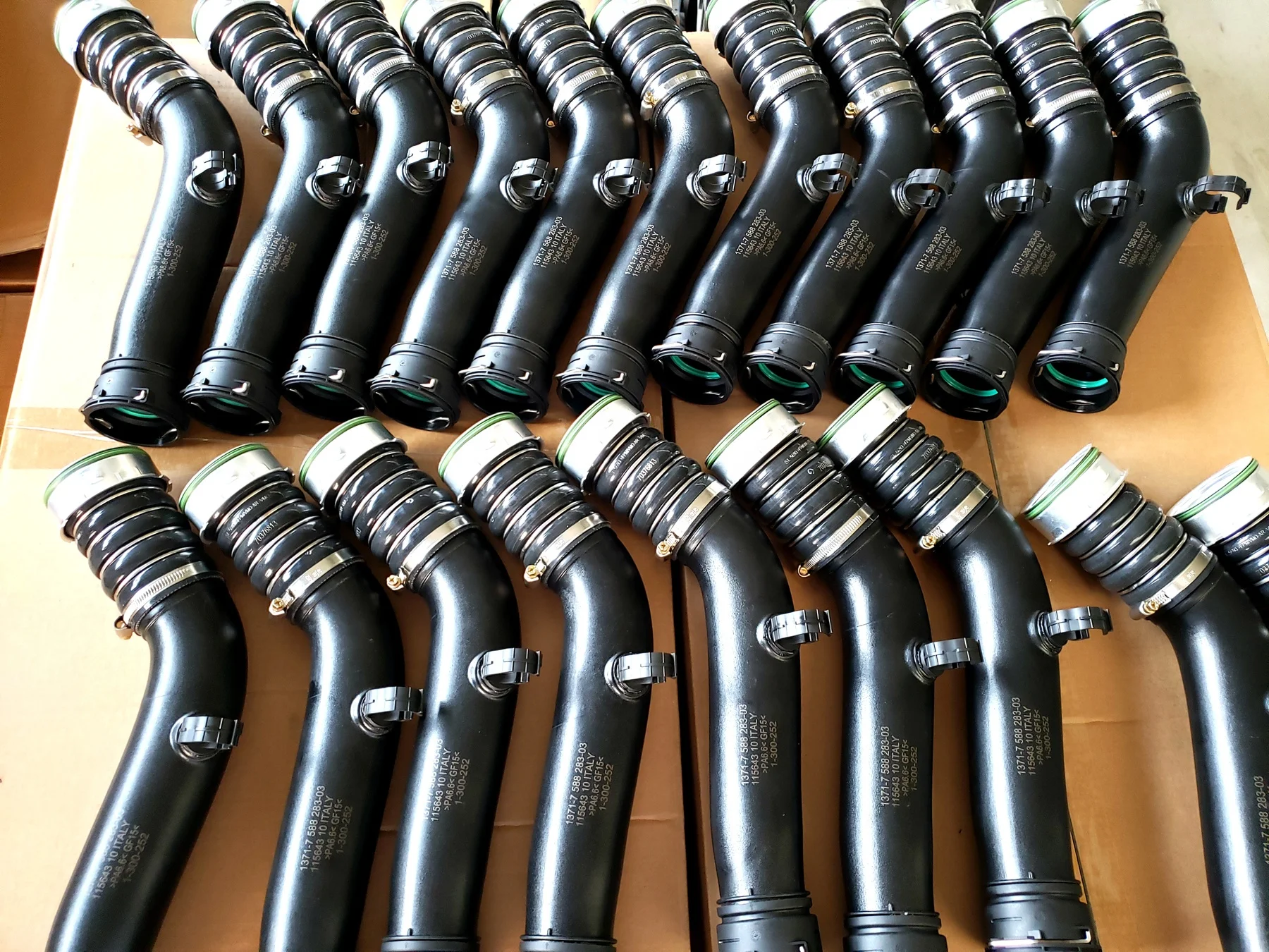 13717588283 对于宝马 X1 Z4 E89 sDrive 18i 新型正品进气软管 7588283| Alibaba.com