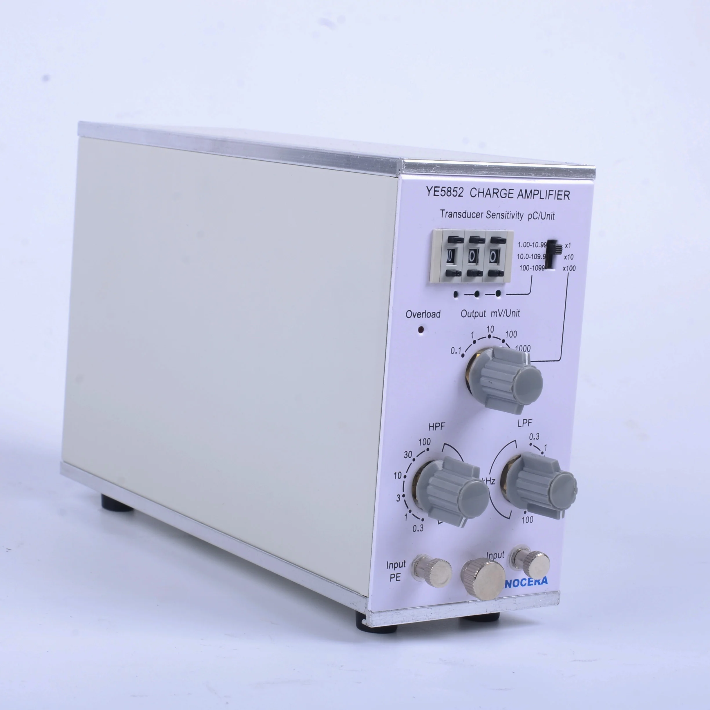 Low Noise Charge Amplifiers - Signal Conditioners