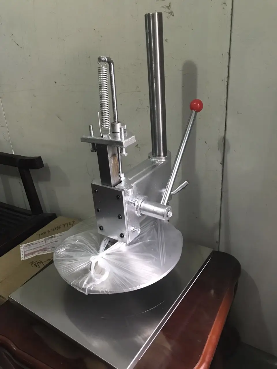 Udyb-360 Manual Big Plate Dough Pressing Stretching Machine For Pizza ...
