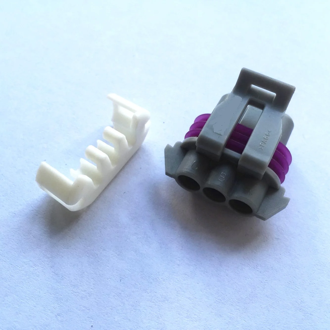 3 Pin Automotive Metri-Pack 150 Series PA66 Grey Connector With Lock ...