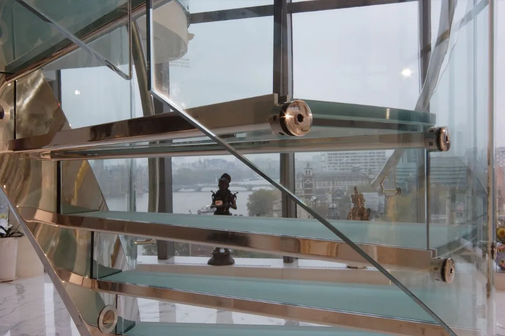 China New Design Arc Staircase Glass Stairs with Glass Railing