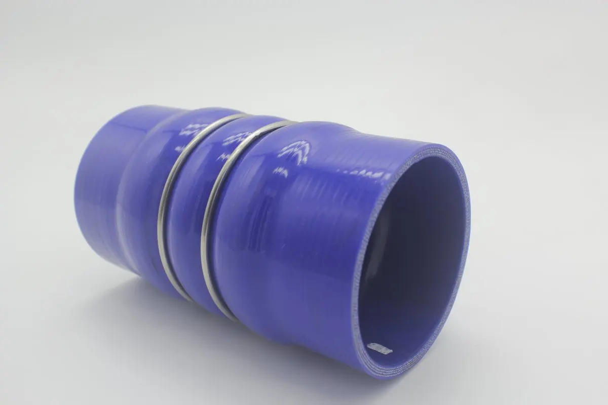 3865657C1 Navistar Air Intake Pipe - D50-1076 & 01-21200-003