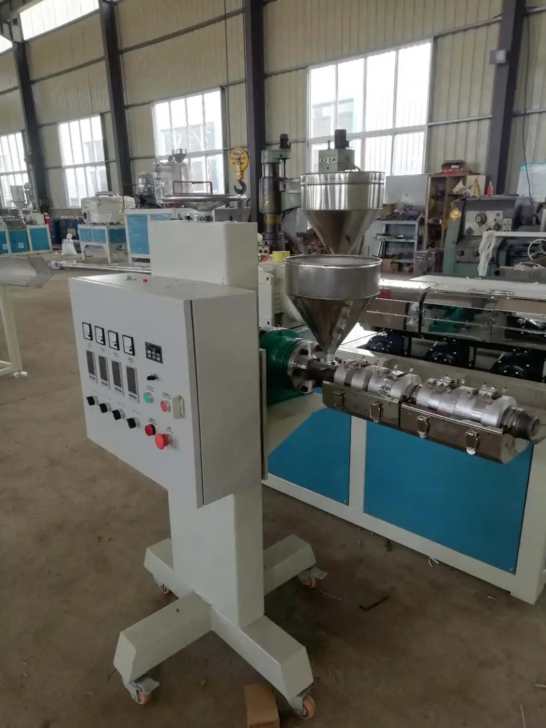 Produsen Tiongkok penjualan terbaik mesin ekstrusi karet ekstruder ...