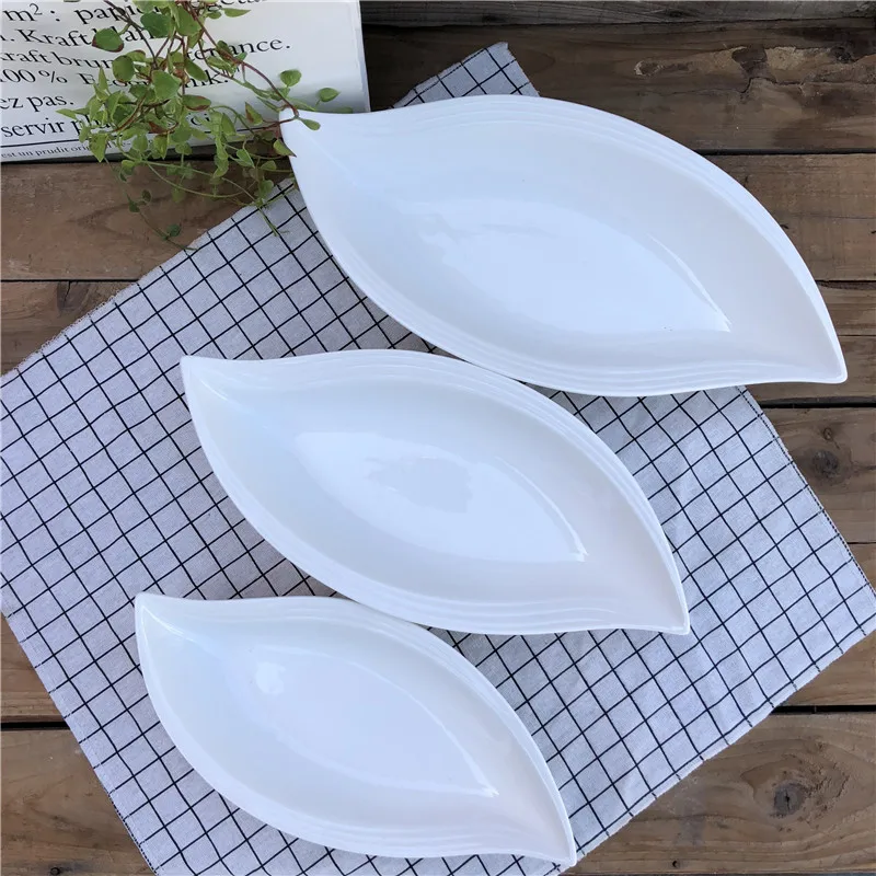 Creative Fashion White Ceramic Plate Boat Shape For Snacks Usage - Buy ...