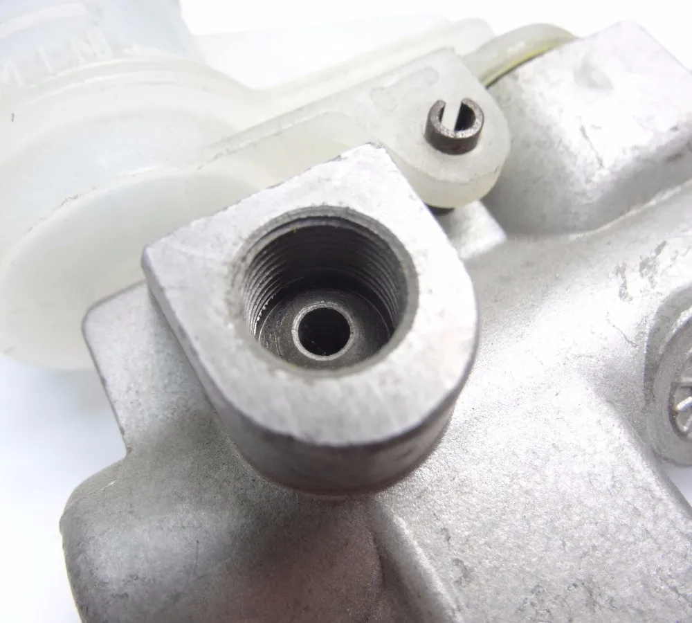 Ztr Auto Parts Cluth Master Cylinder 2345a015 For L200 - Buy Cluth ...