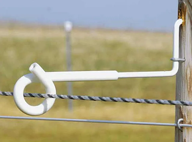 Electric Fence Outrigger Offset Pigtail Insulator For Wooden Post - Buy ...