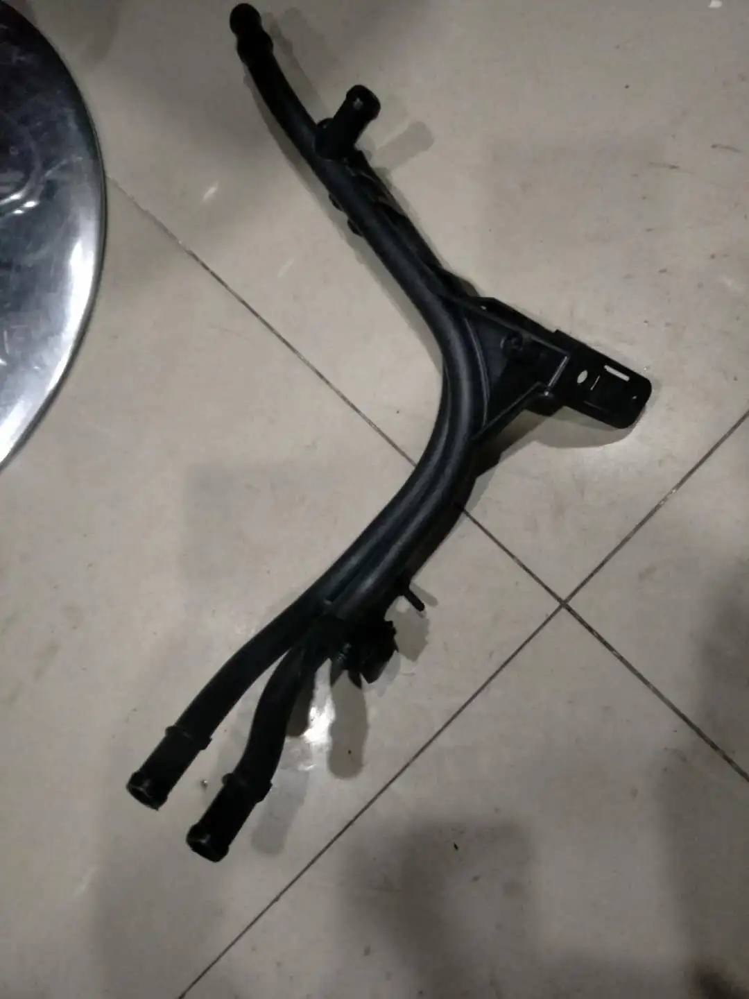 Tuyau De Liquide De Refroidissement De Refroidissement Tube 1k0 121 070 ...