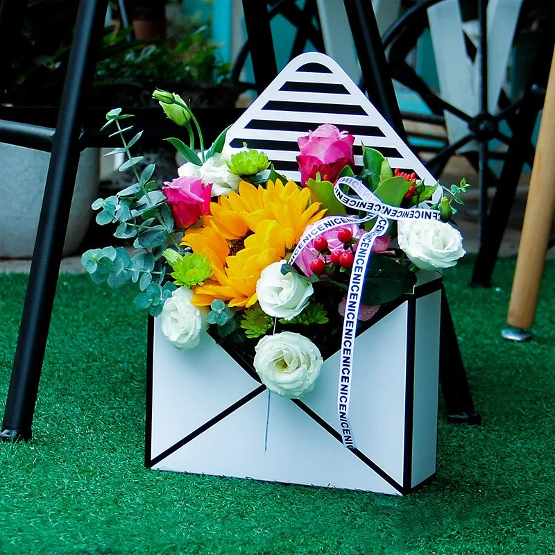 Envelope Shaped Foldable Bouquet Cardboard Gift Box