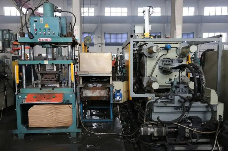 水泵月伏 Fornissan 21010-ee025 210108030r 21010ed00a 21010ee025 B1010-1hc0a ...