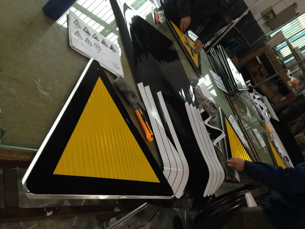 Machine Making Reflective Aluminum Road Sign Board - Buy Road Sign ...