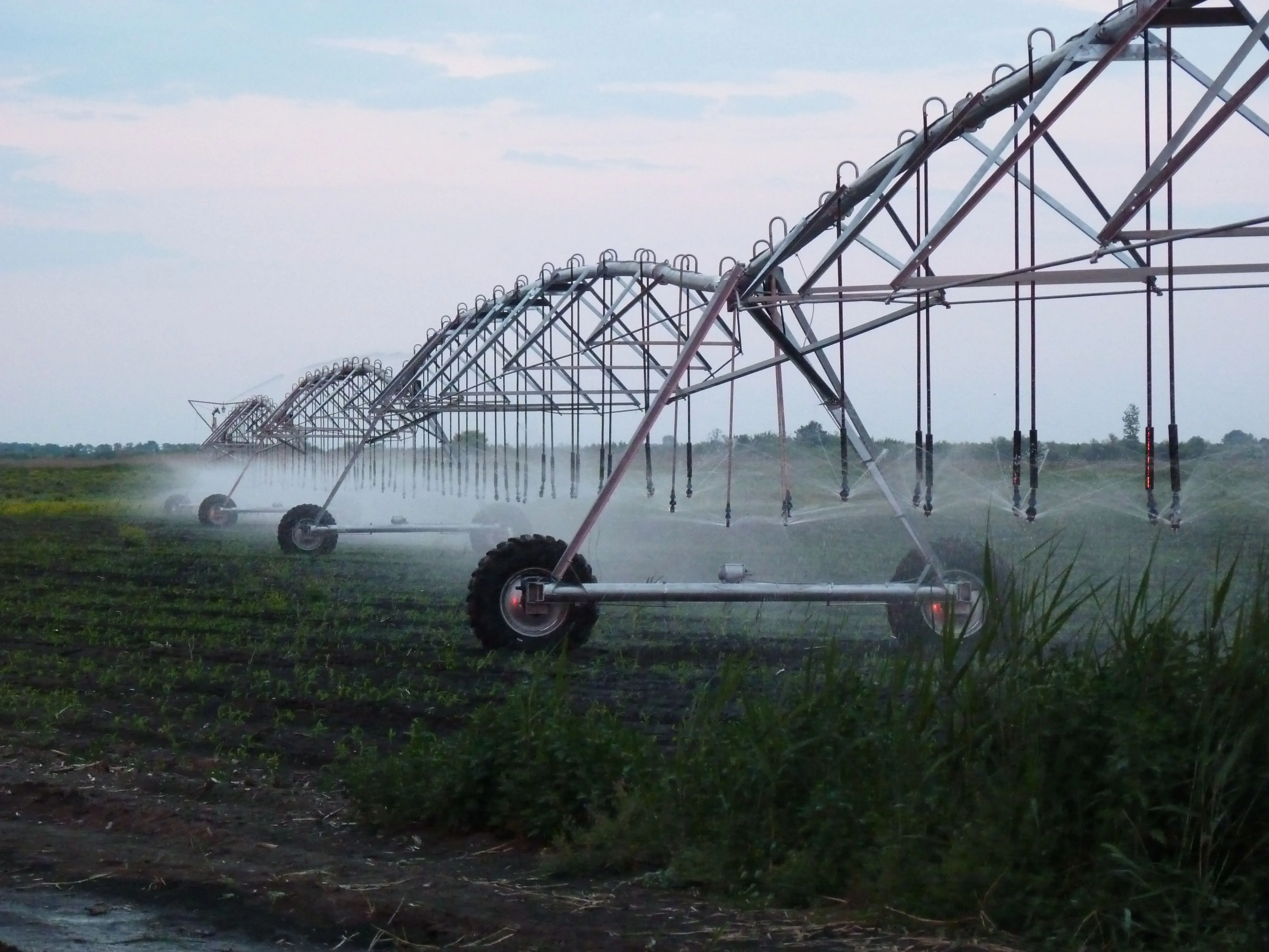 Dalian Rainfine Supply Agricultural Towable Center Pivot Irrigation ...