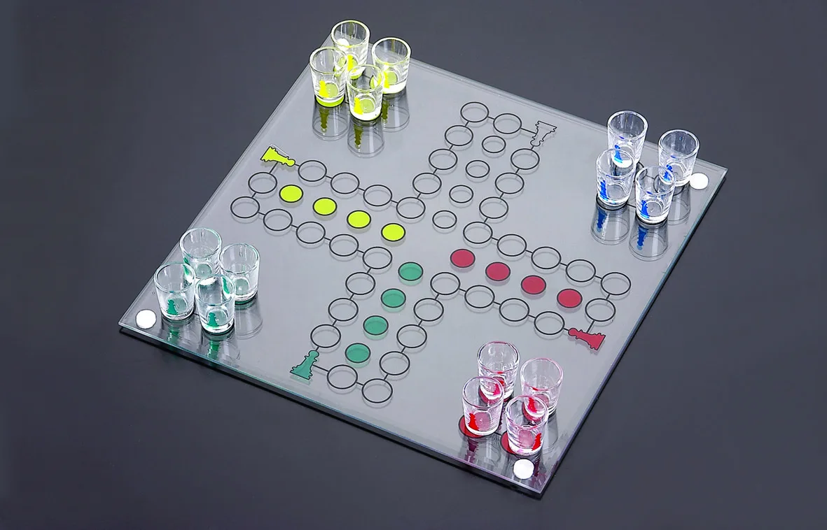 Lander-Man Ludo Chess Drinking Game - Fun Glass Shot Game, 30x30cm ...