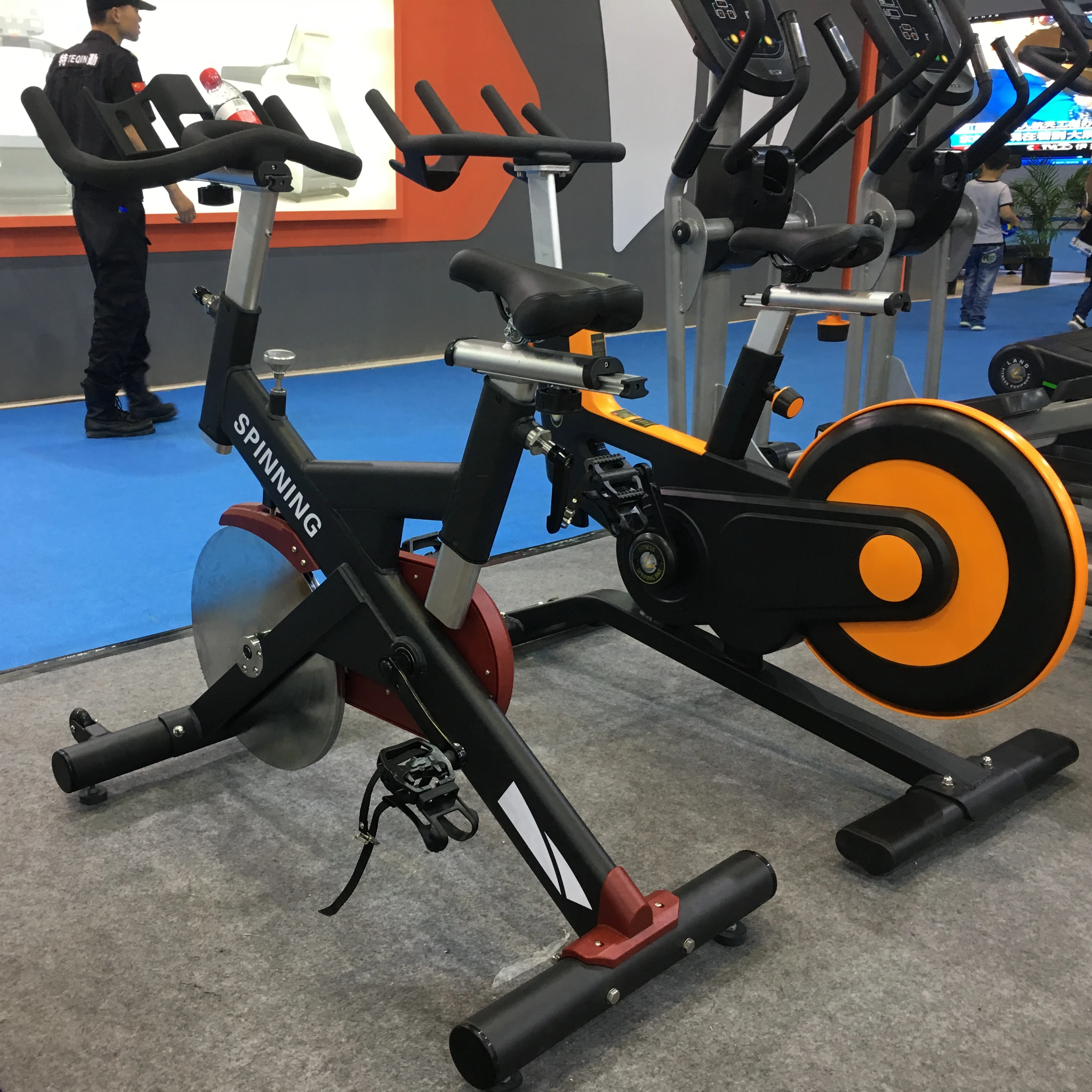 Land Cardio Machine Indoor Cycling Commercial Spin Bike - Buy Spinning ...