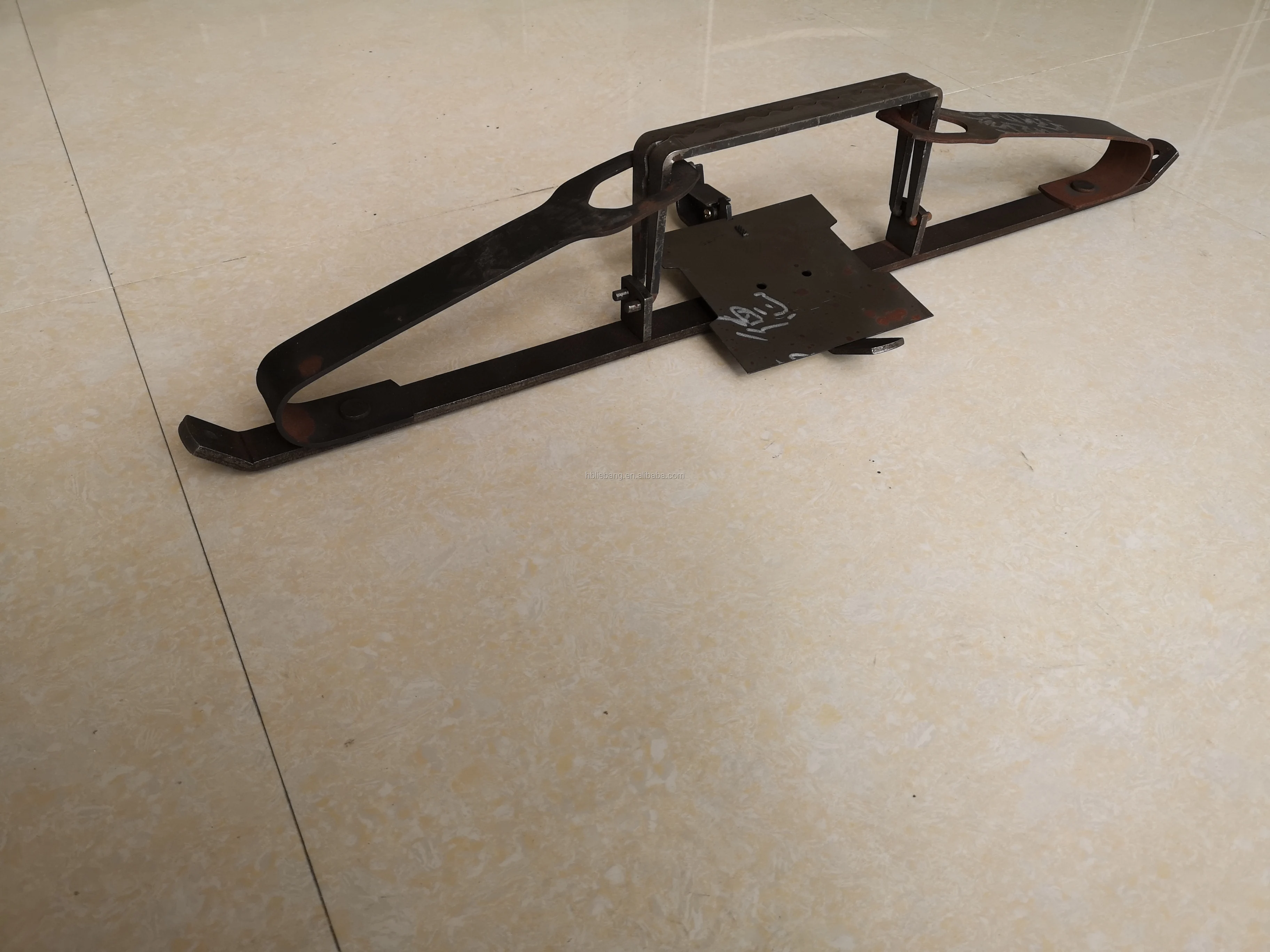 High Quality Double Long Spring Trap for Trapping Wildlife