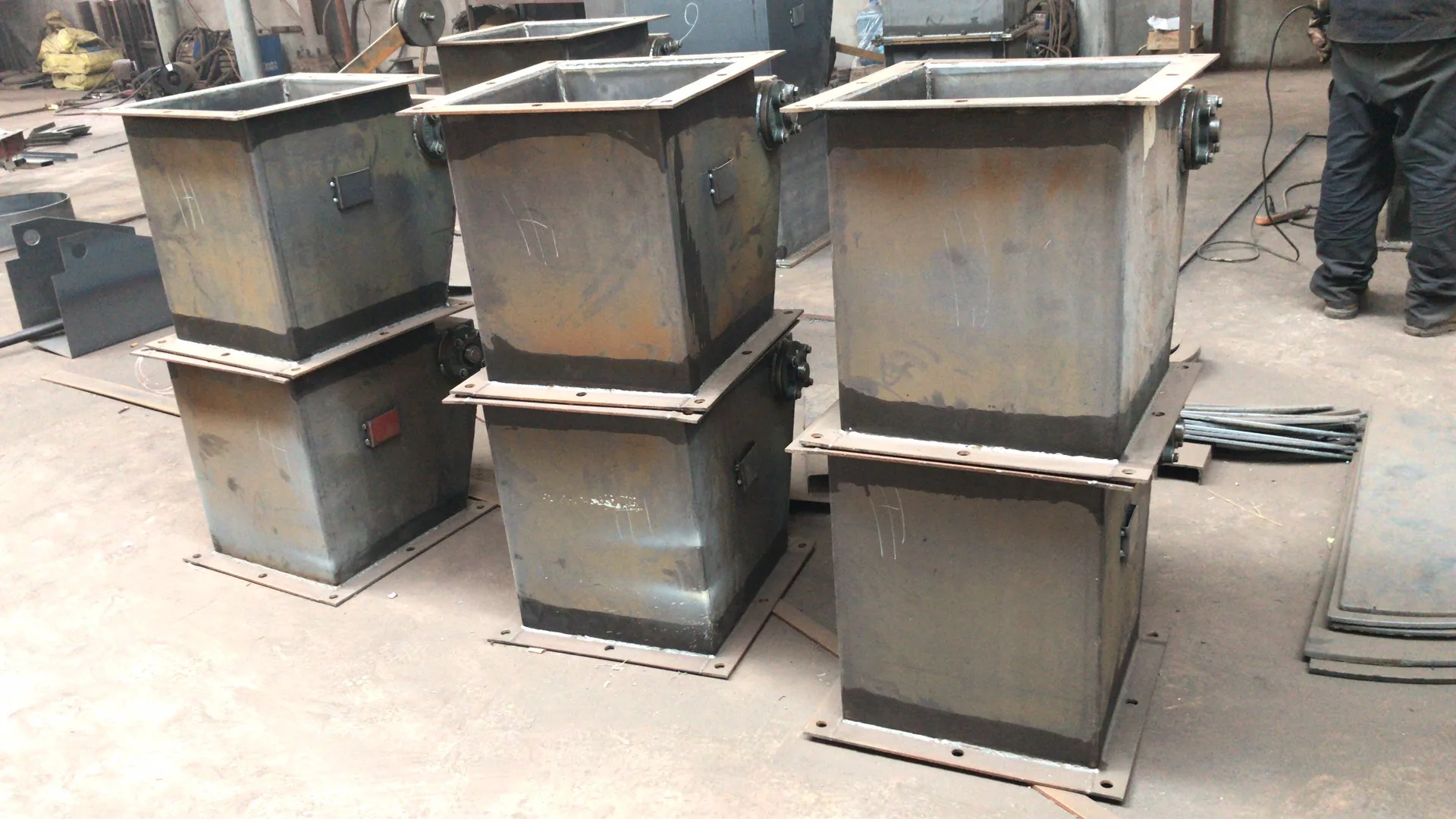 Double Flap Gate Valve Airlock for Efficient Material Handling
