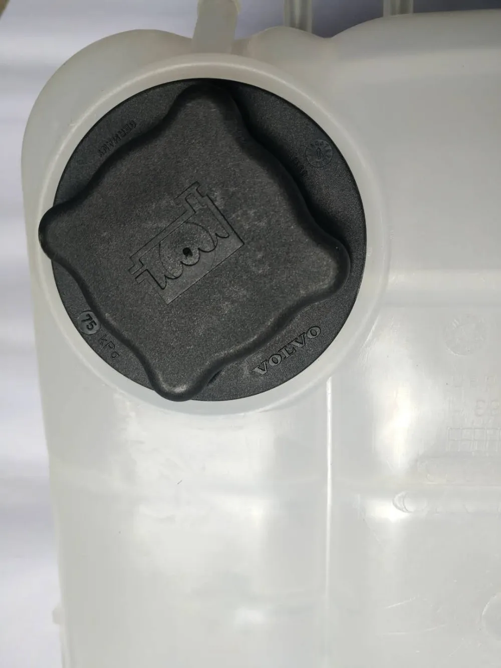 water expansion tank 20880612 excavator coolant tank 17336824 for sale ...