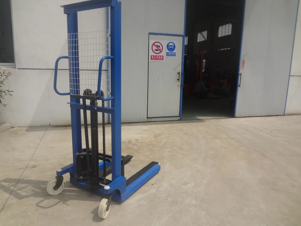 Hand Operated Forklift - Efficient Warehouse Solutions