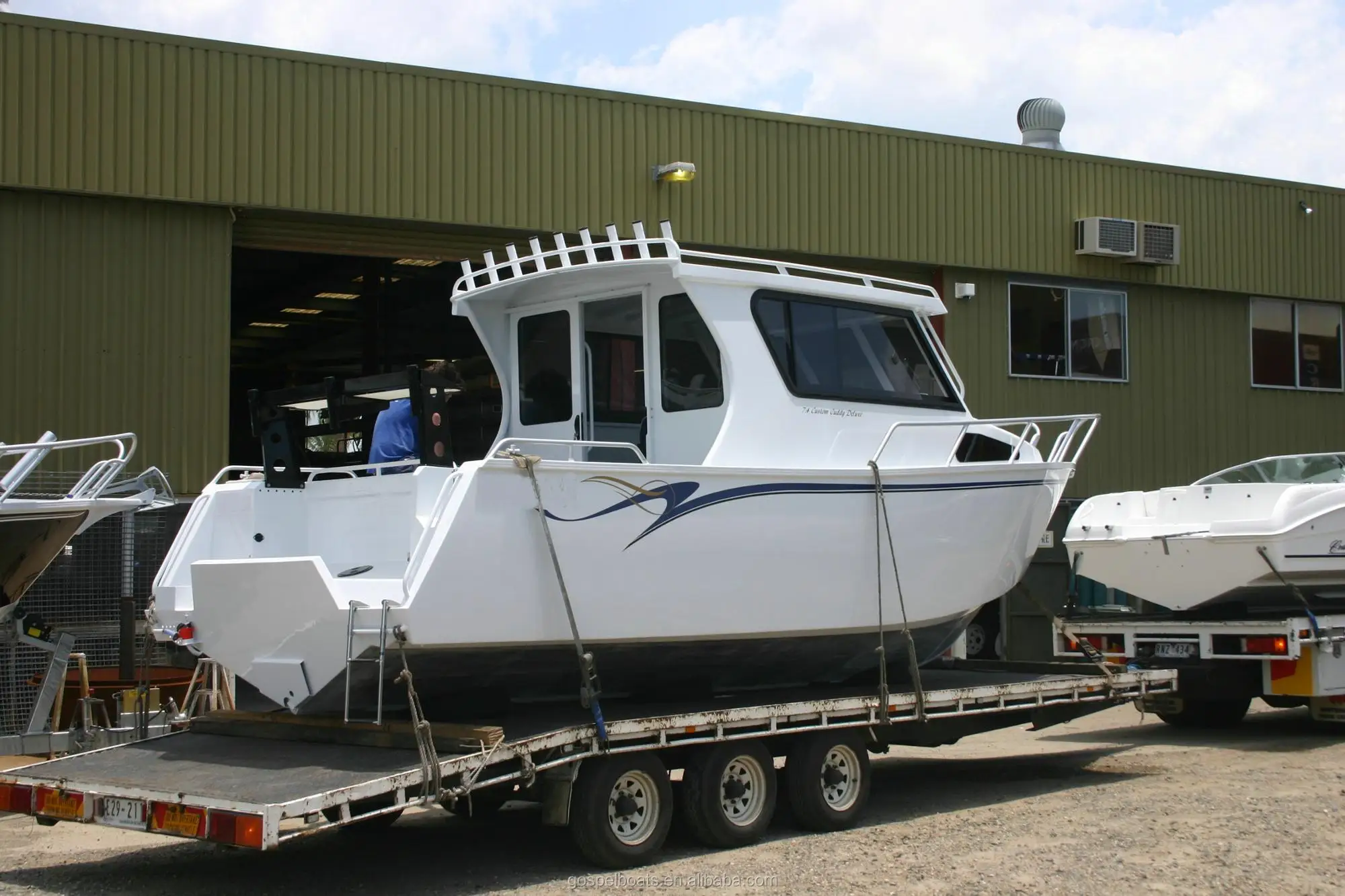 25FT Luxury Speed Deep V Bottom Aluminum Fishing Boat