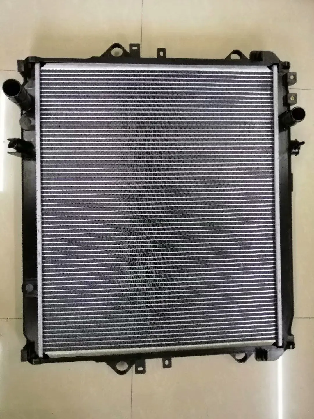 WLGRT Cooling System Radiator 16400-05180 for Toyota Hilux/4 Runner ...