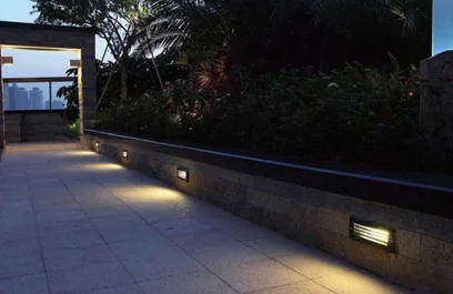 PHILIPS LED Step Path Corner Light - Reliable Landscape Lighting