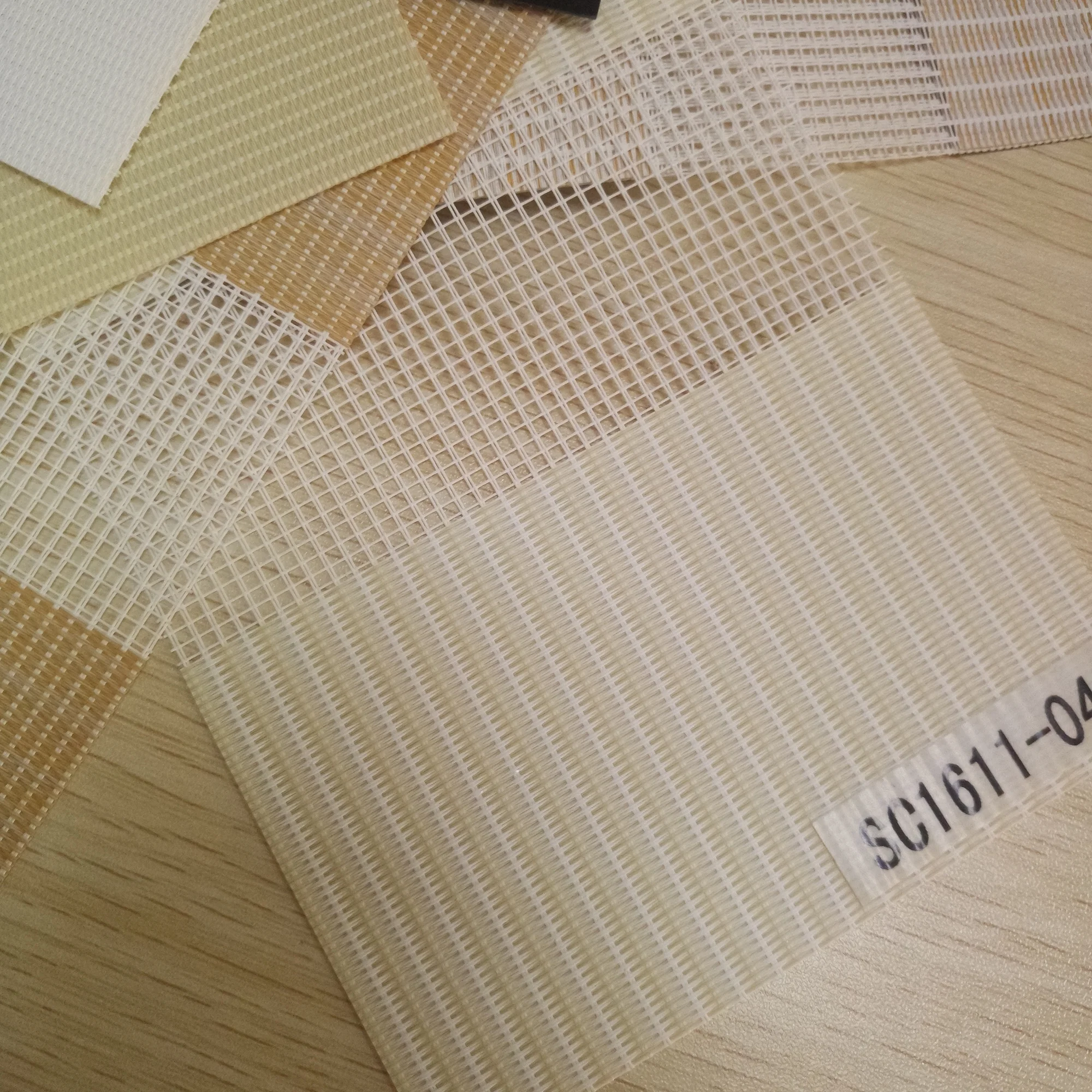 Sunscreen Fabric Roller Blind - Durable & Stylish Protection