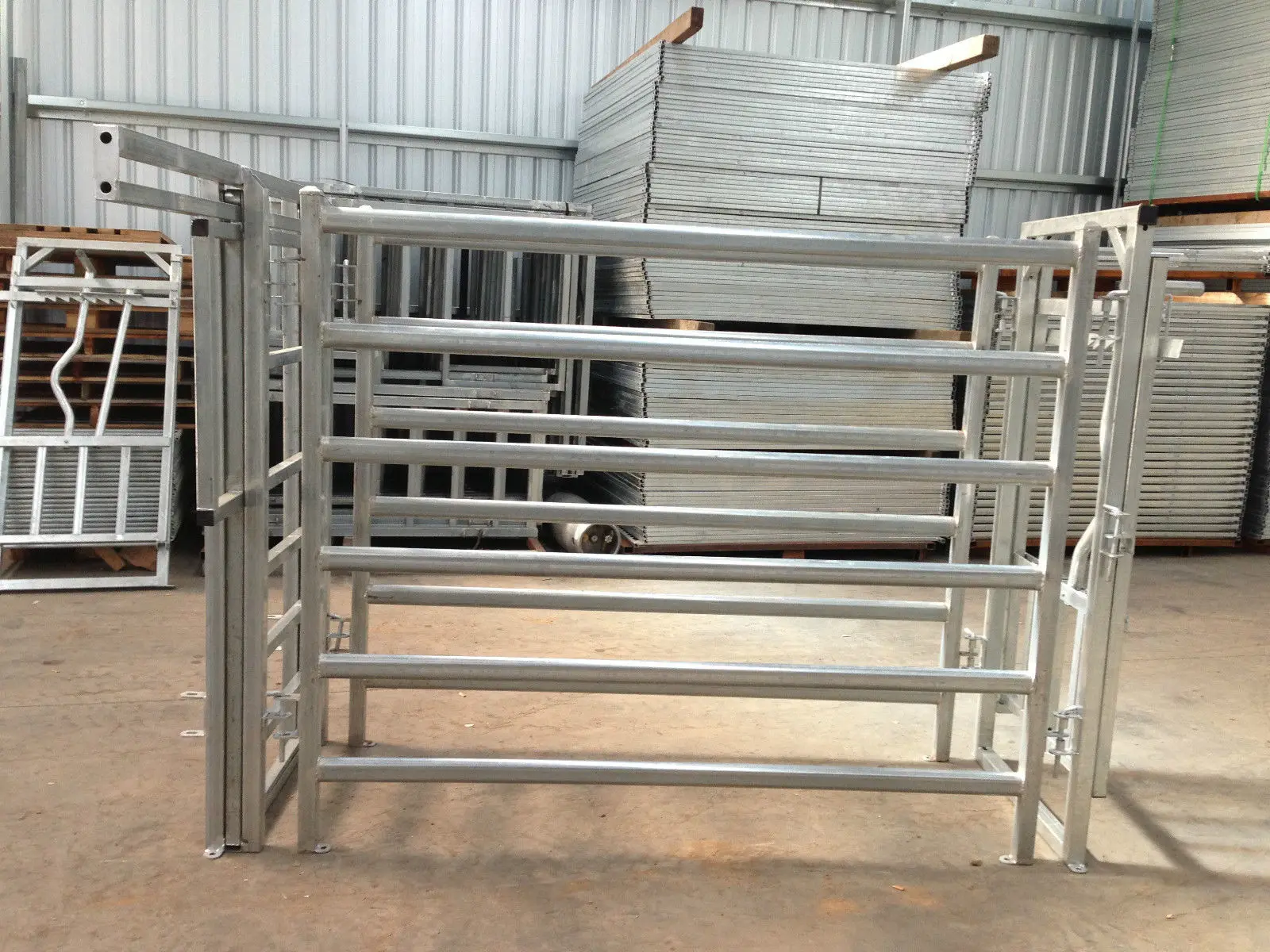 Portable Cattle Crush Heavy Duty Portable Australian Style Cattle Panel ...