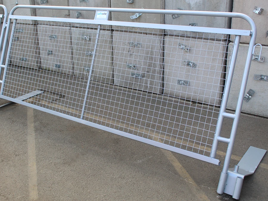 3 M Angled Interlocking Connection Temporary Concord Pedestrian Barrier ...