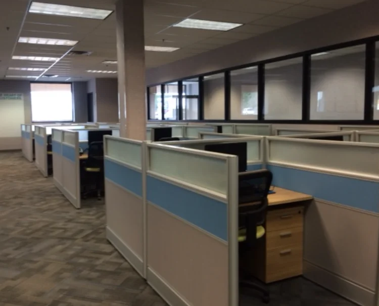 Custom Modern Office Cubicle - Eco-Friendly & Durable