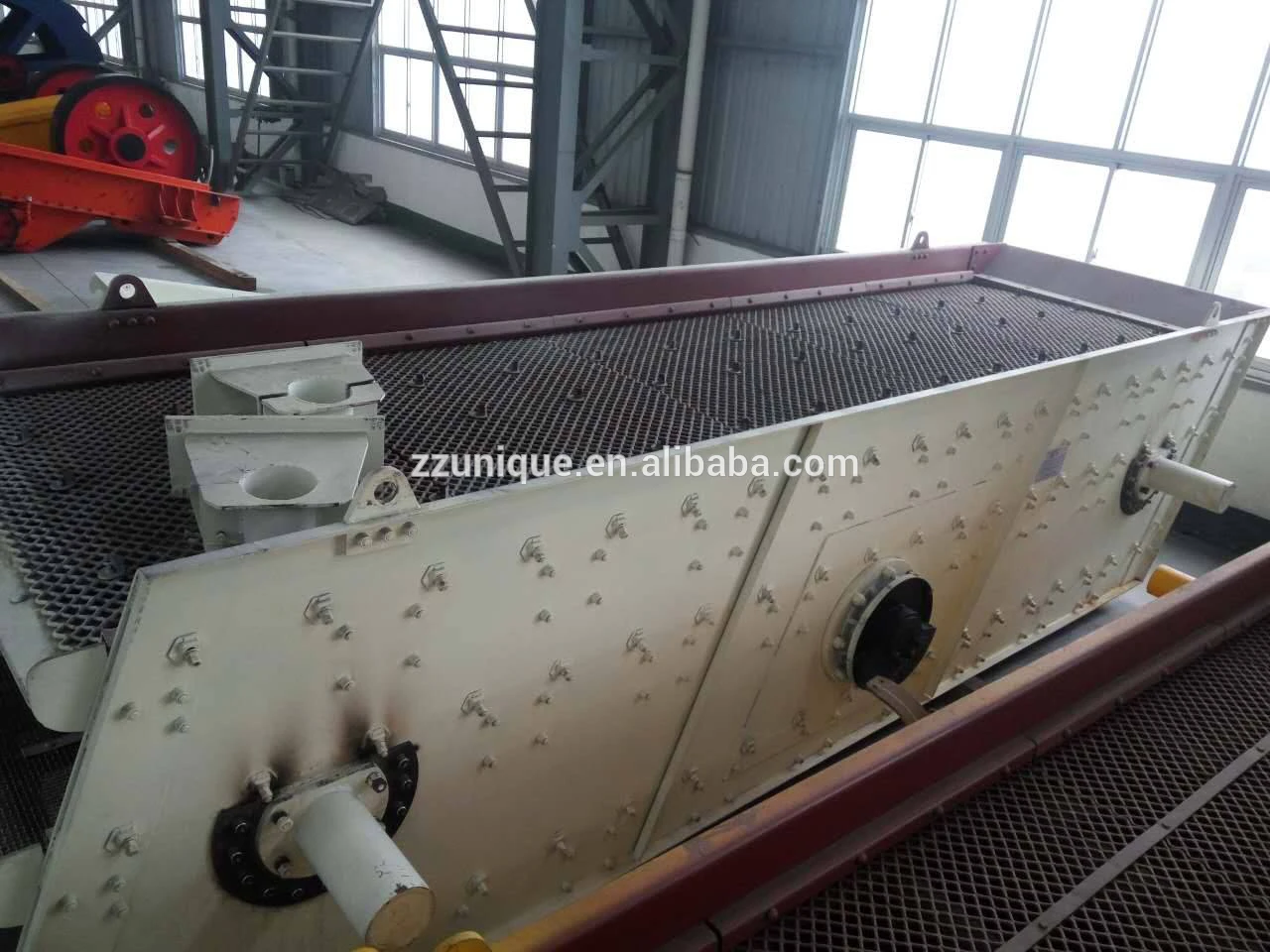 Large Feed Inlet Vibrating Screen/limestone Hot Sale Vibrating Screen ...