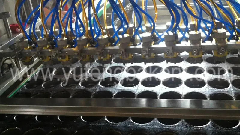 Oil Injection Machine/ Automatic Oil Sprayer For Cake Tray/baking Oil ...