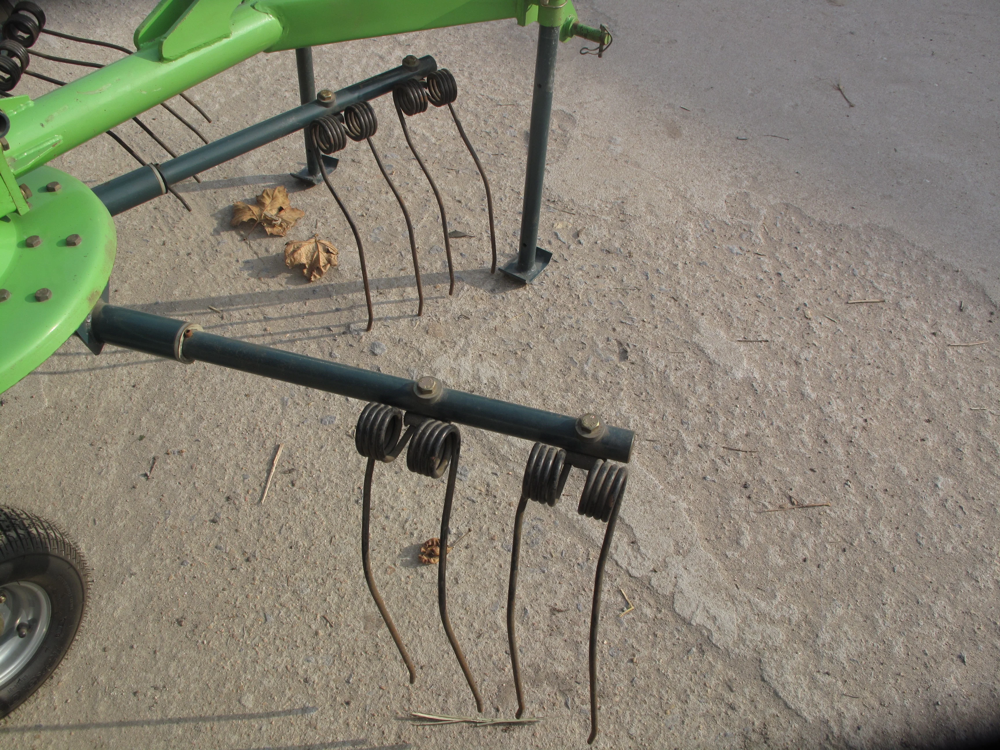 Farm Machine Rotary Hay Rake Tedder Driven By Tractor Pto - Buy Hay ...